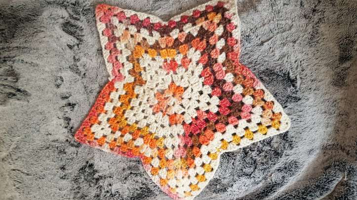 8 de abril de 2020 Estrella a crochet 5 puntas - CukiCrochet